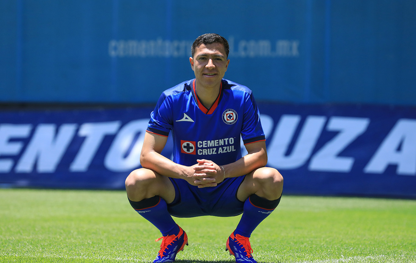 ¡Andrés Montaño es Azul! - Club de Futbol Cruz Azul S. A. de C. V.