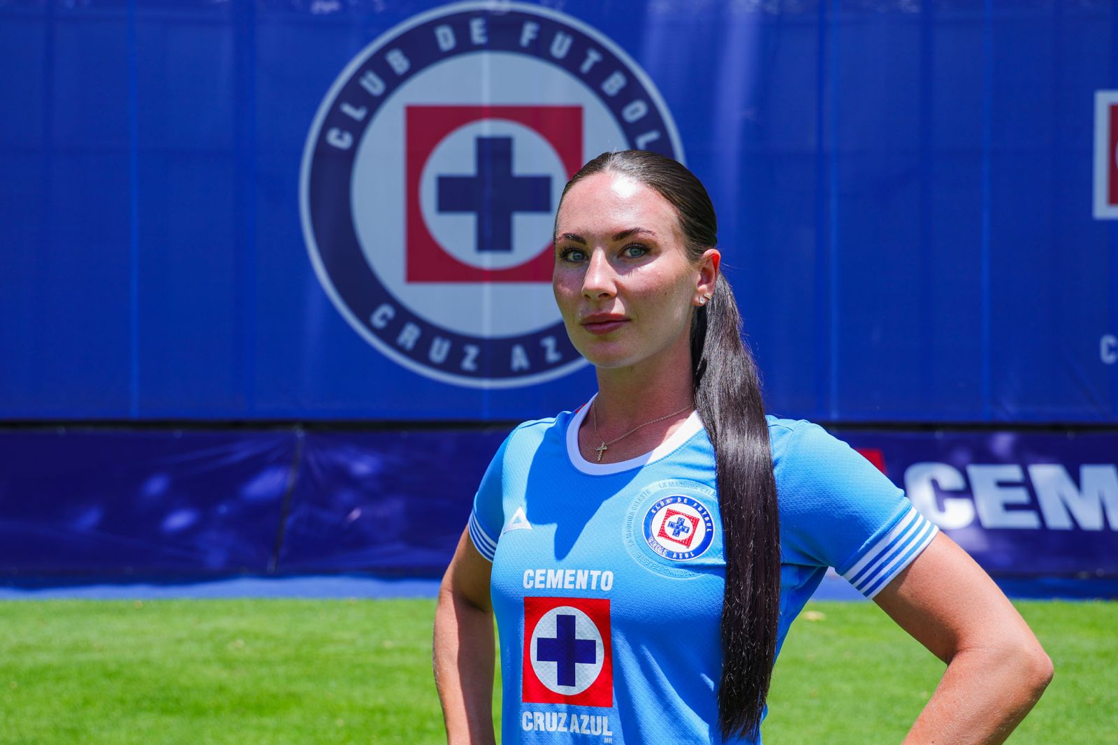 ¡Bienvenida a Cruz Azul, Leighanne Robe! - Club de Futbol Cruz Azul S ...